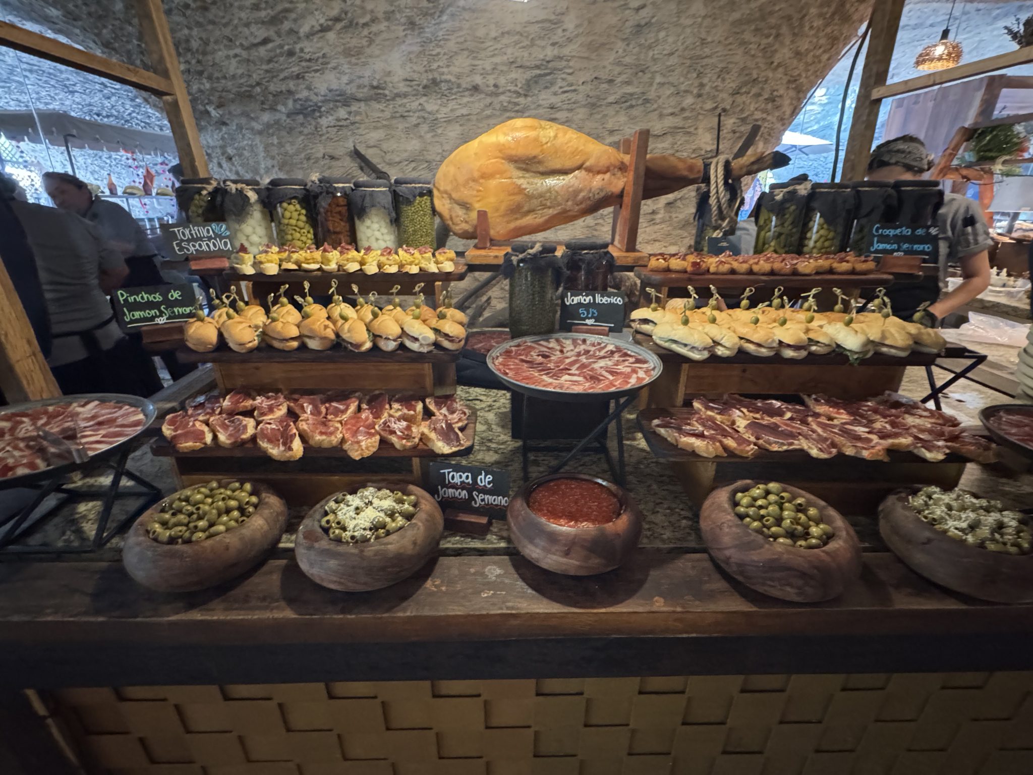 Hotel Xcaret Mexico Sunday Brunch Buffet: Is It Worth the Price? - Los ...